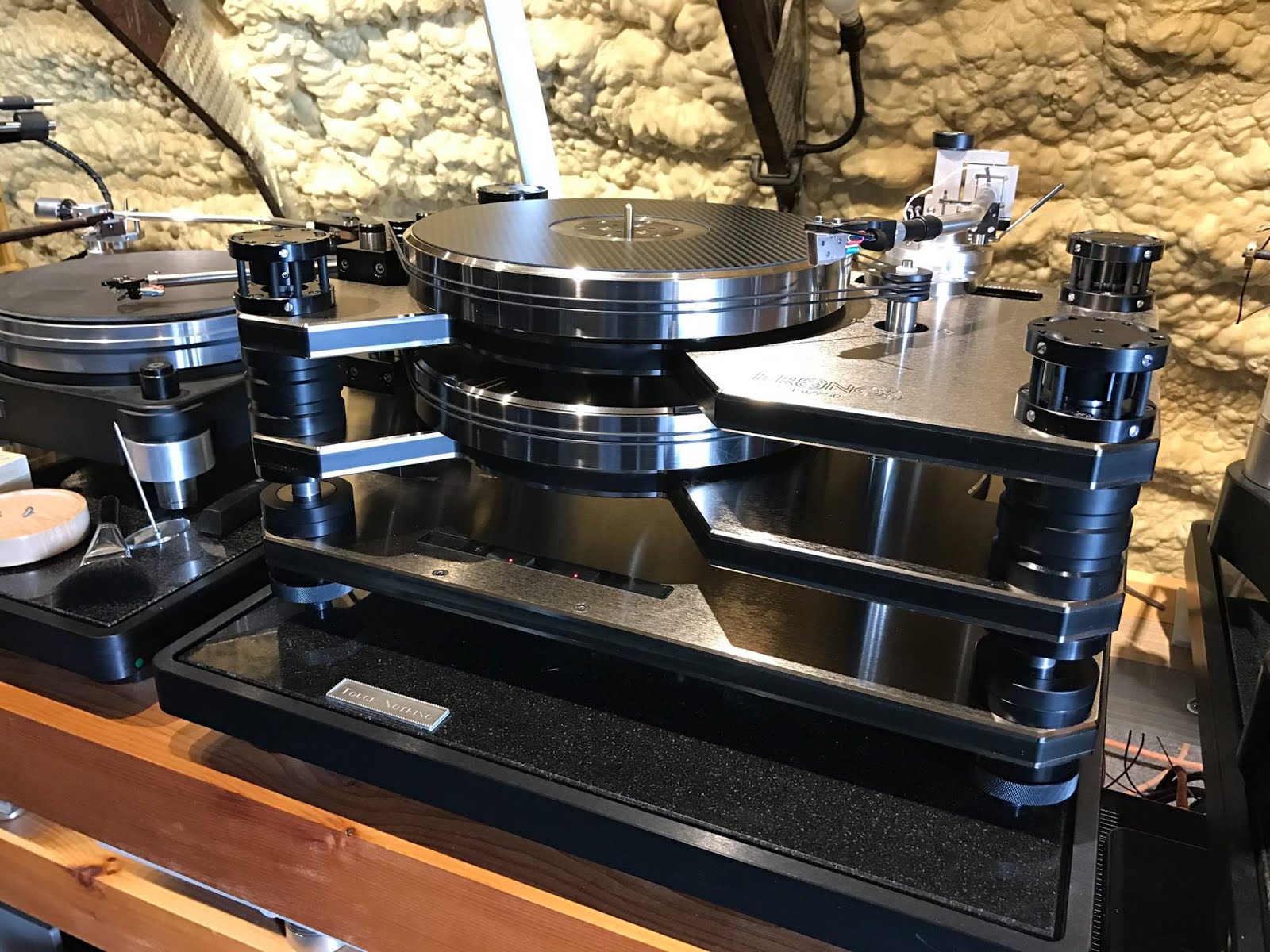 Kronos Pro turntable installation – M & S | Ultimate High-Fidelity