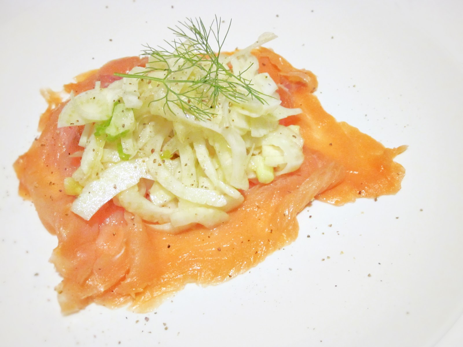 Gemarineerde venkel met gerookte zalm