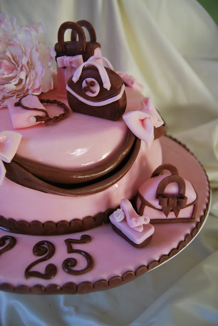 Gioielli per il palato: Peggy Porschen style bag cake