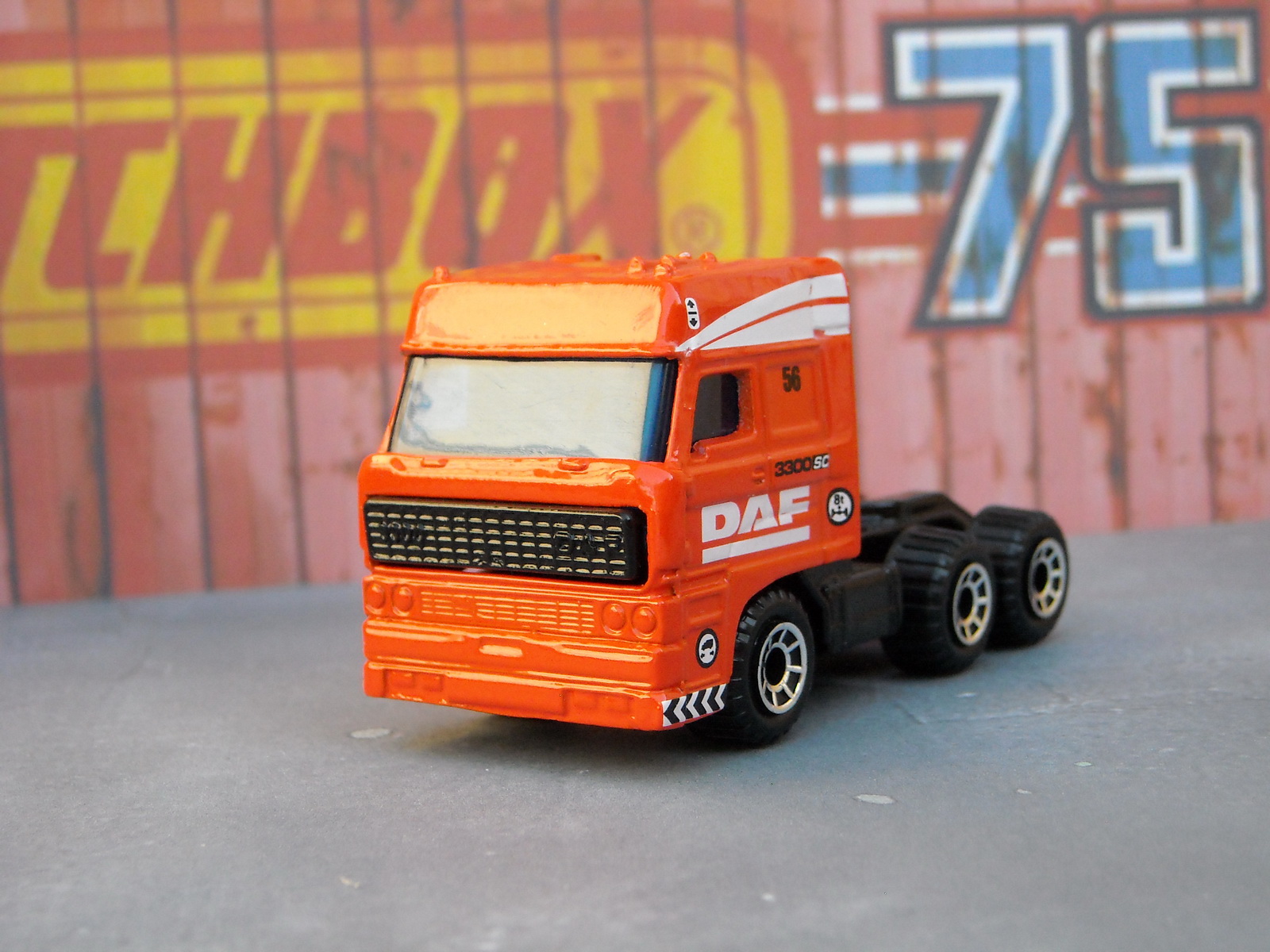 Matchbox Memories: Matchbox MB-65 DAF 3300 Space Cab