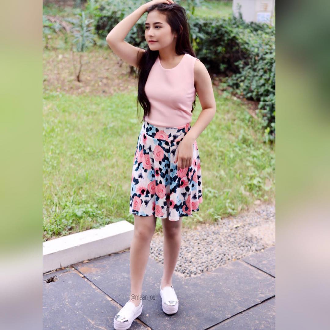 21 Foto Selfie dan Seluruh Badan Prilly Latuconsina ~ Indonesian Paparazzi