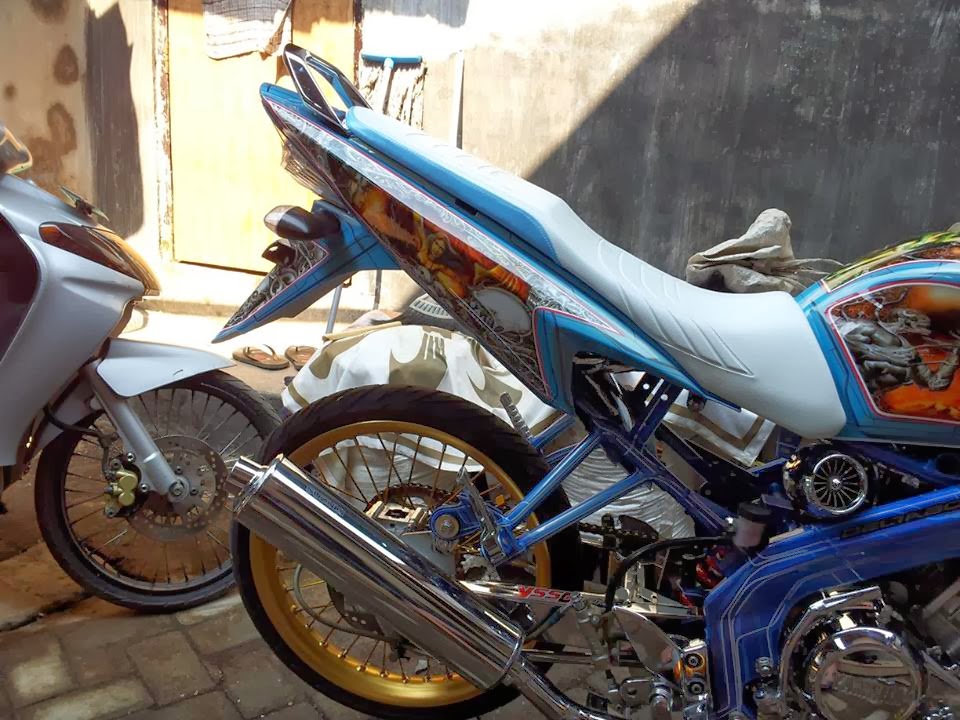 Modifikasi Yamaha Vixion Full Airbrush dan Chrome | Yamaha Vixion ...