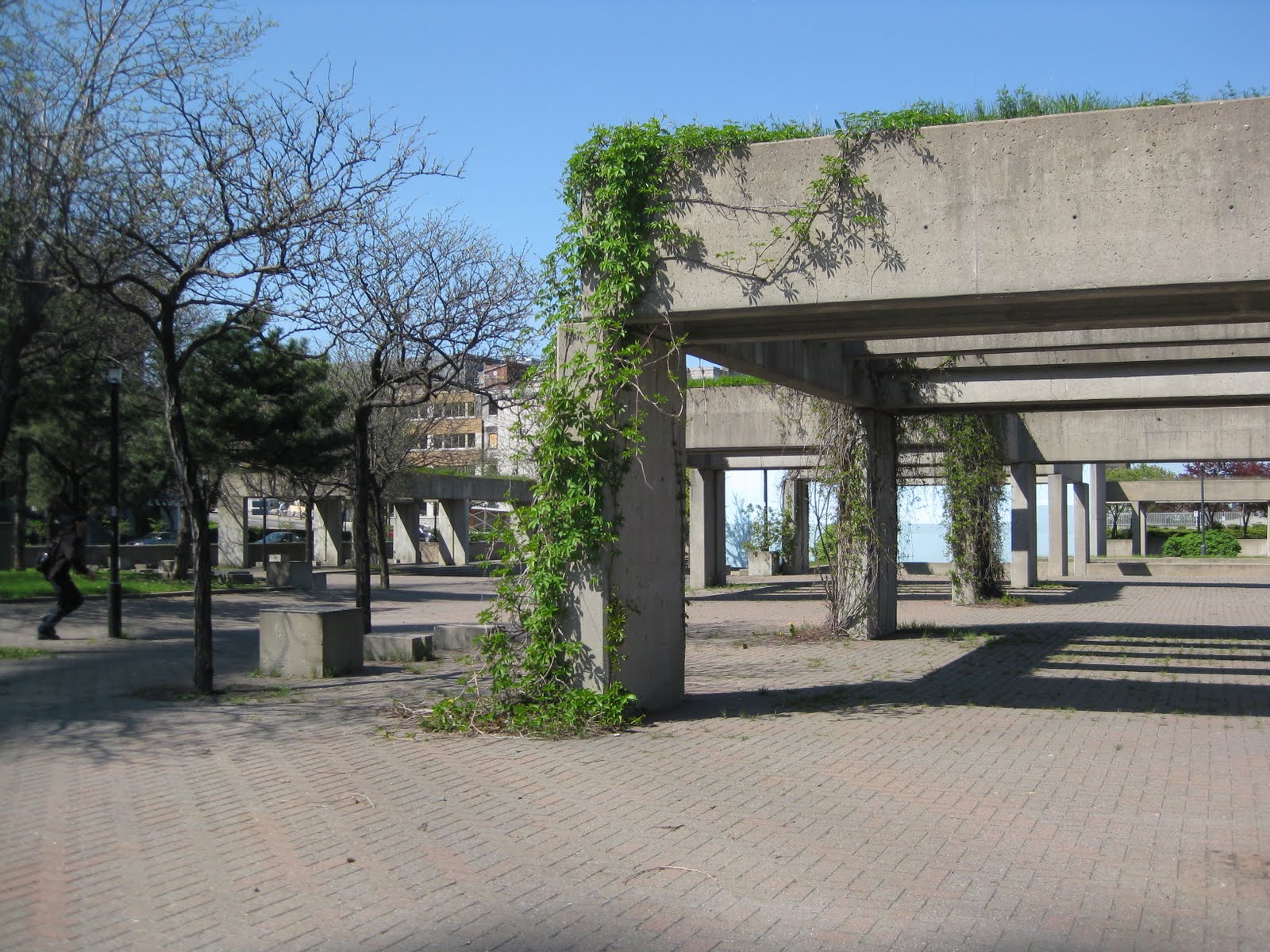 MONTREAL'S URBAN LANDSCAPES: AgoraPHILIA: Square Viger