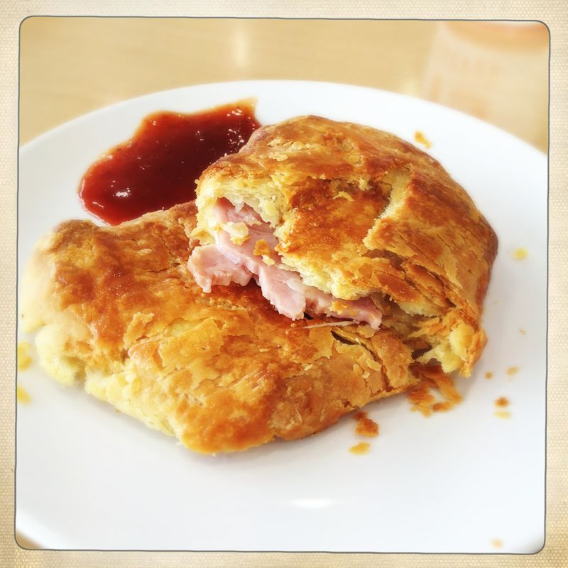 FOOD and MORE: Ham and Cheese in Puff Pastry