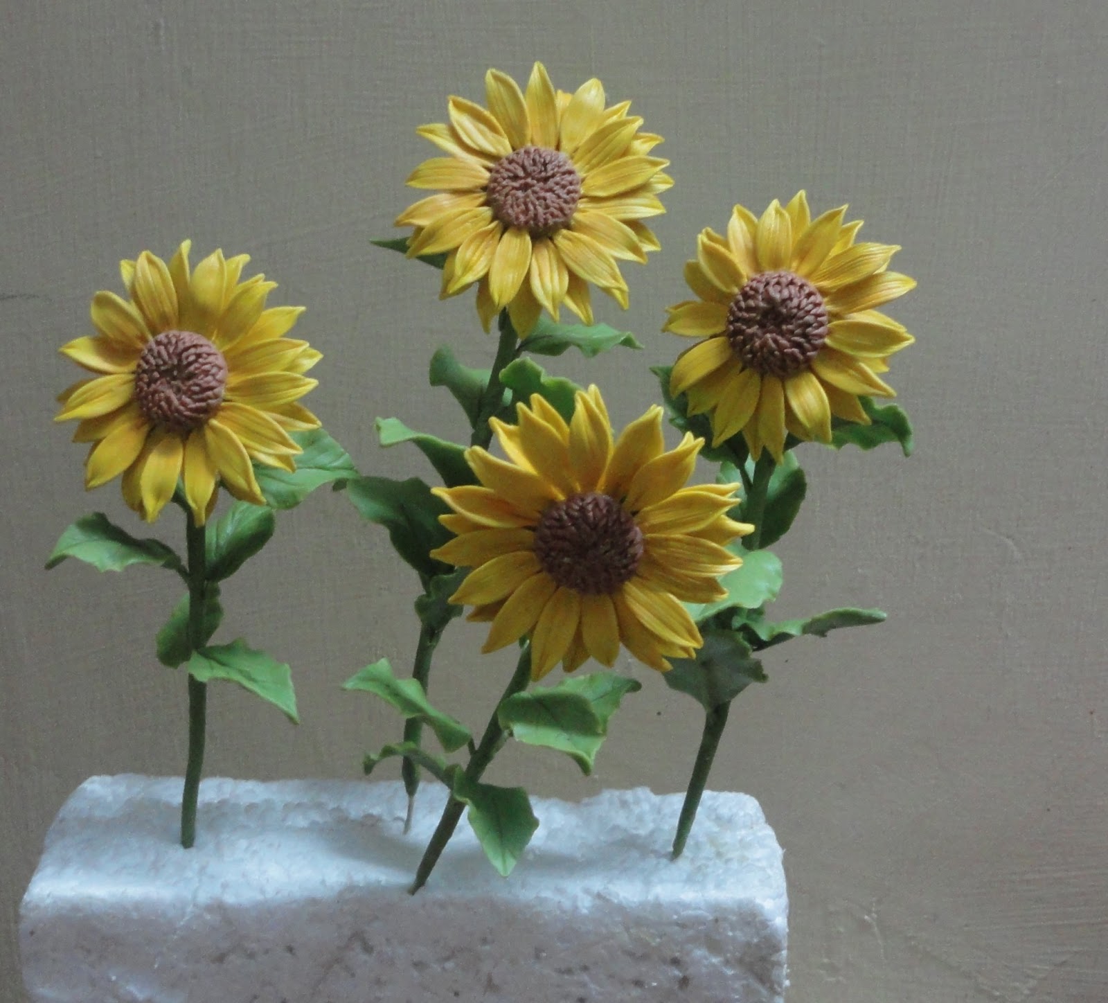 clay flowers and figurines: AIR DRY CLAY FLOWERS