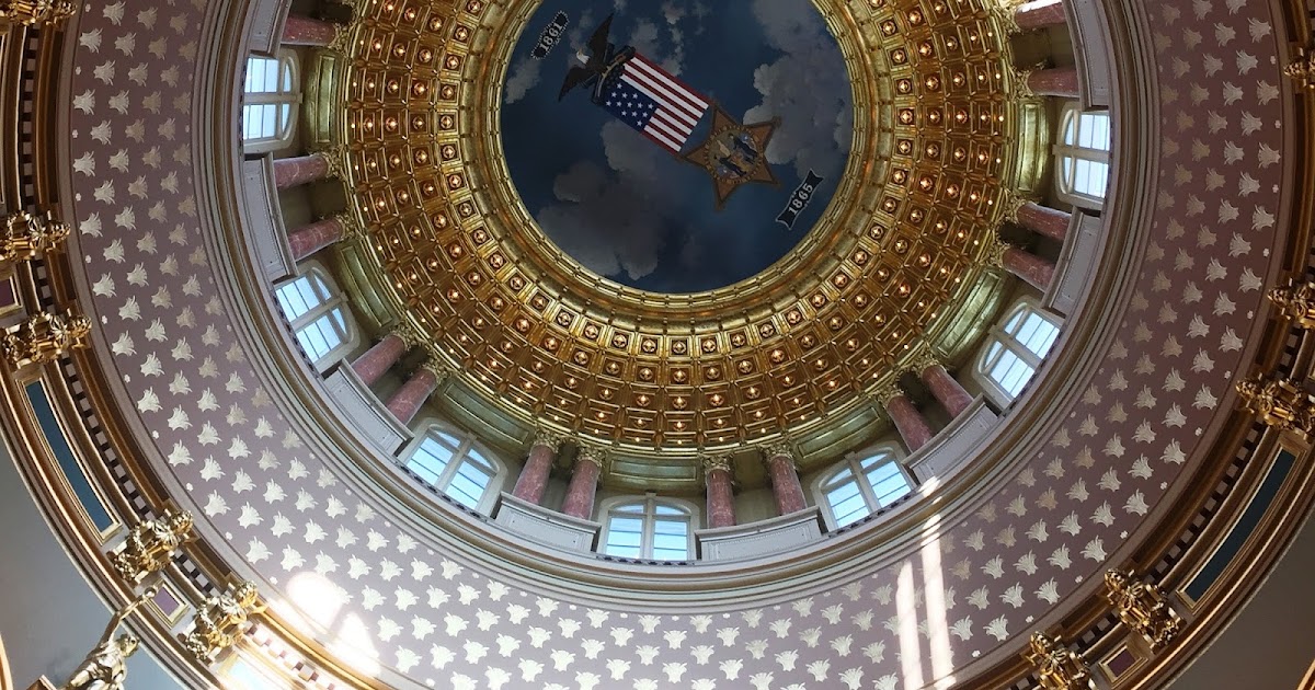 Souvenir Chronicles: DES MOINES, IOWA: STATE CAPITOL BUILDING INTERIOR