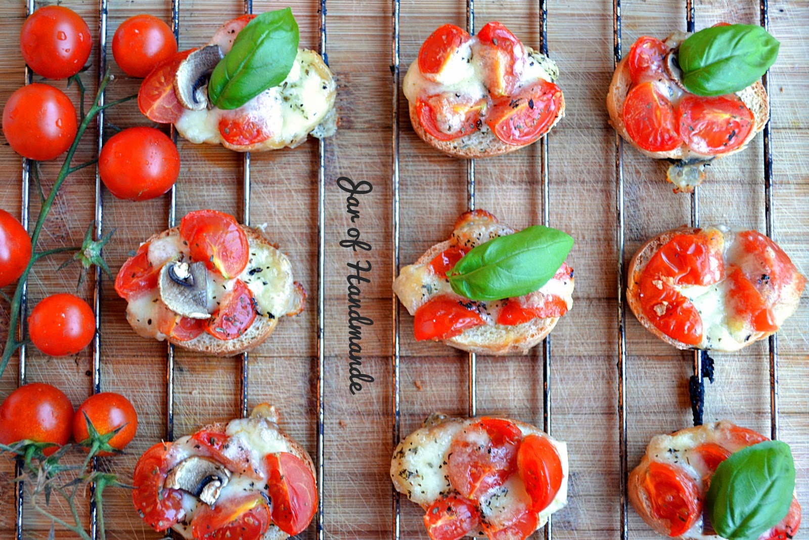 Jar Of Handmade: Recipe: Mini Bruschetta in No Time