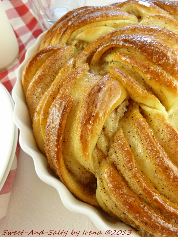sweet-and-salty: Cimet cvet / Cinnamon Rose Bread