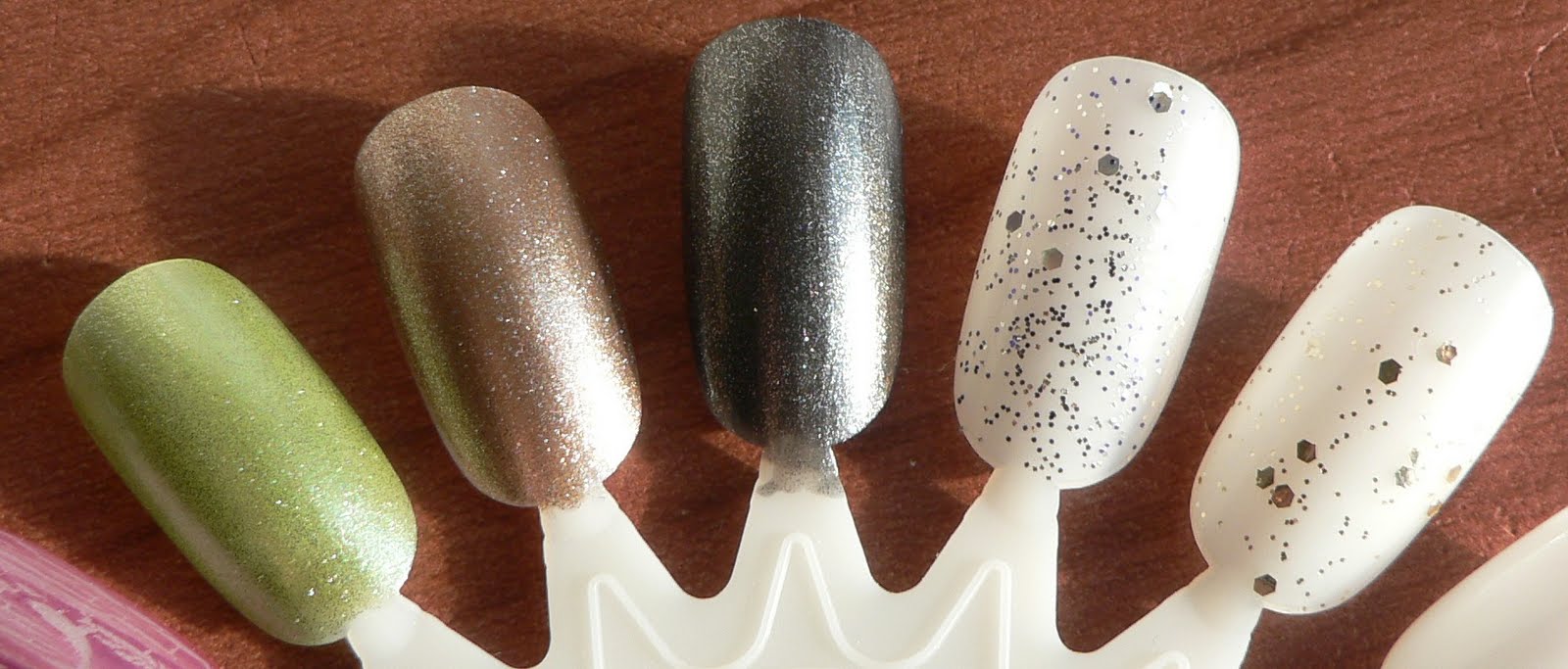 Beauty and the Mess : Huge, Absurd Collective Nail Polish Haul!