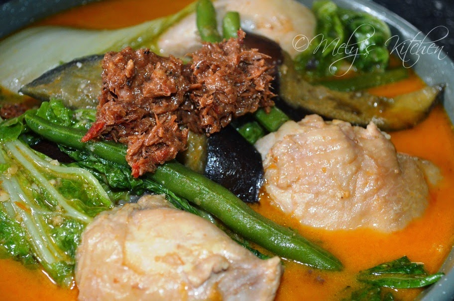 Mely's kitchen: Chicken Kare-kare