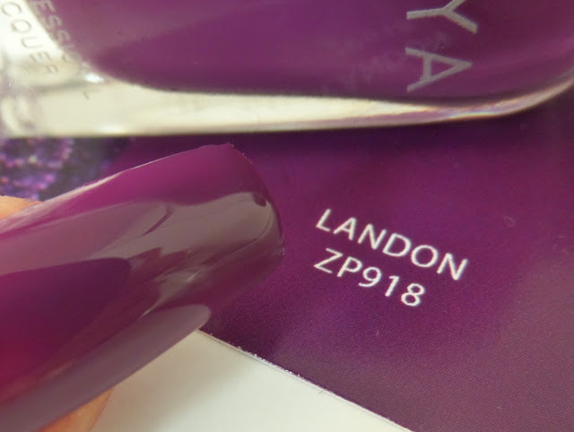 Zoya Party Girls Holiday/Winter Collection 2017 review & swatches