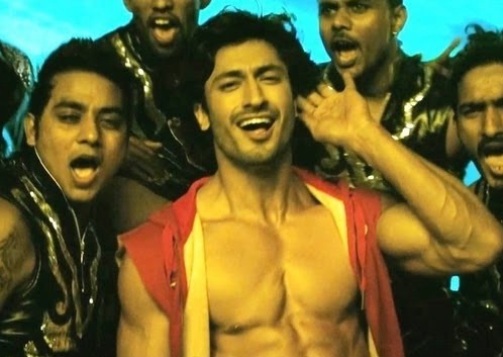 about-bollywood-movie: Movie Commando Wallpaper, Vidyut Jamwal , Pooja ...