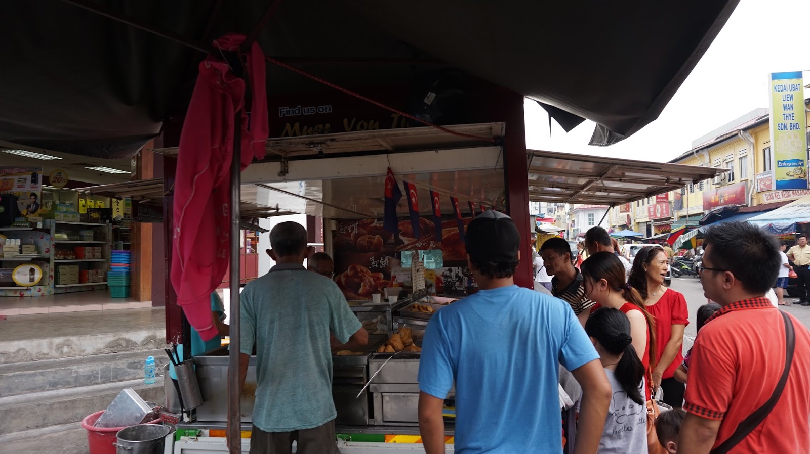 Our Journey : Johor Muar - Food Hunting at Muar Glutton Street "麻坡贪吃街"