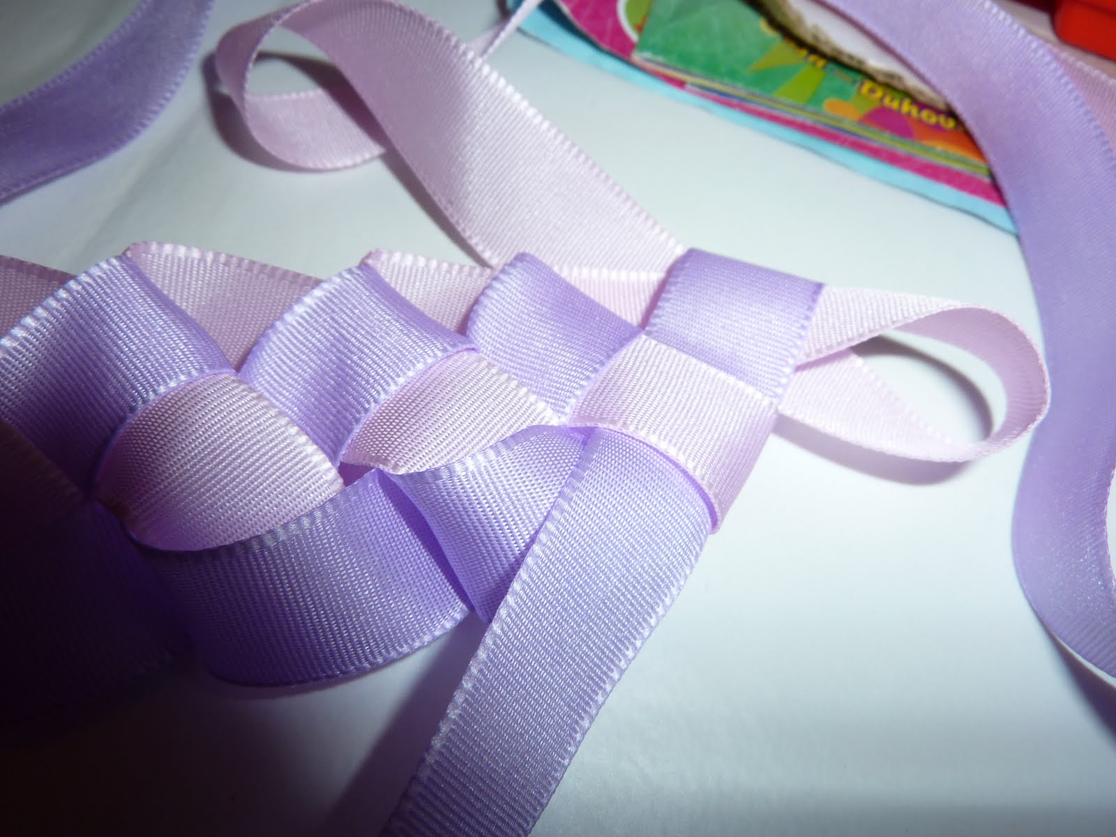 Eliska: Eli´s magic thread - How to weave the military braid.