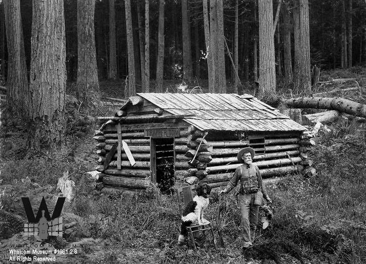 The Log Blog: Love these pictures of these two old hunting cabins.