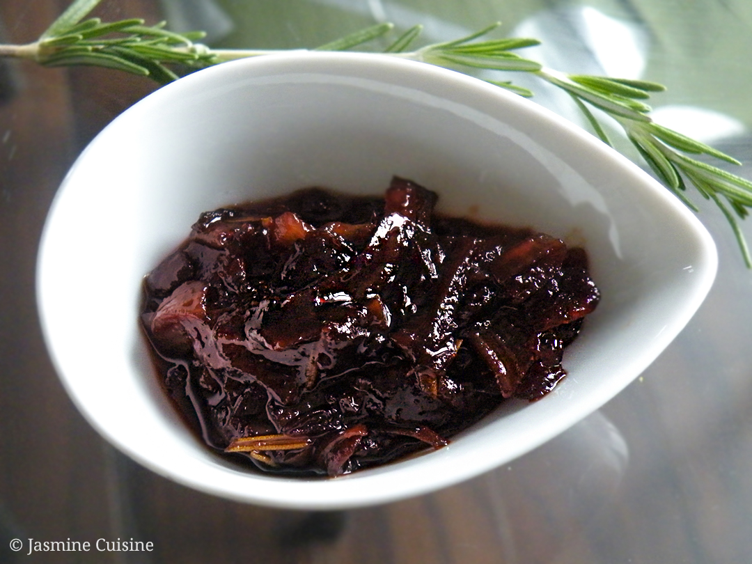 Confit d'oignons aux canneberges et au vin rouge - Jasmine Cuisine
