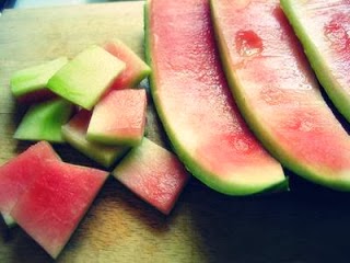 MANFAAT KULIT BUAH SEMANGKA UNTUK KECANTIKAN DAN KESEHATAN | REFERENSI ...