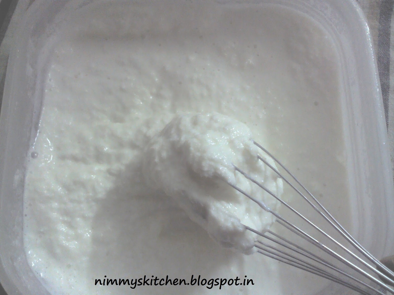 Nimmy's Kitchen: Vanilla Ice Cream
