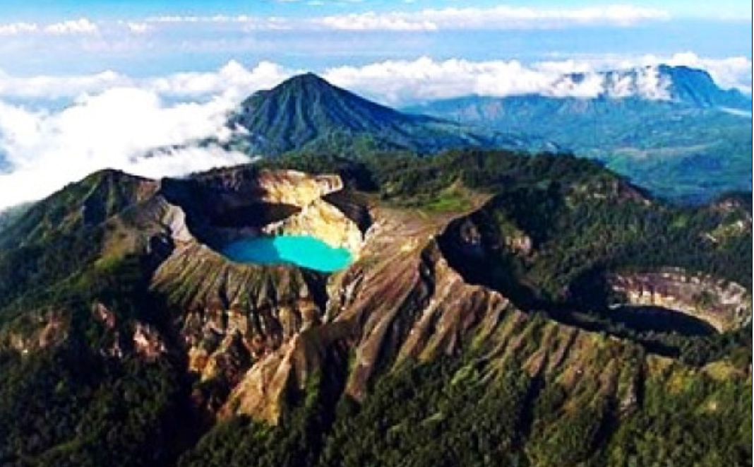 The Beauty Landscape of Indonesia: Kelimutu, Three Lakes with Three ...