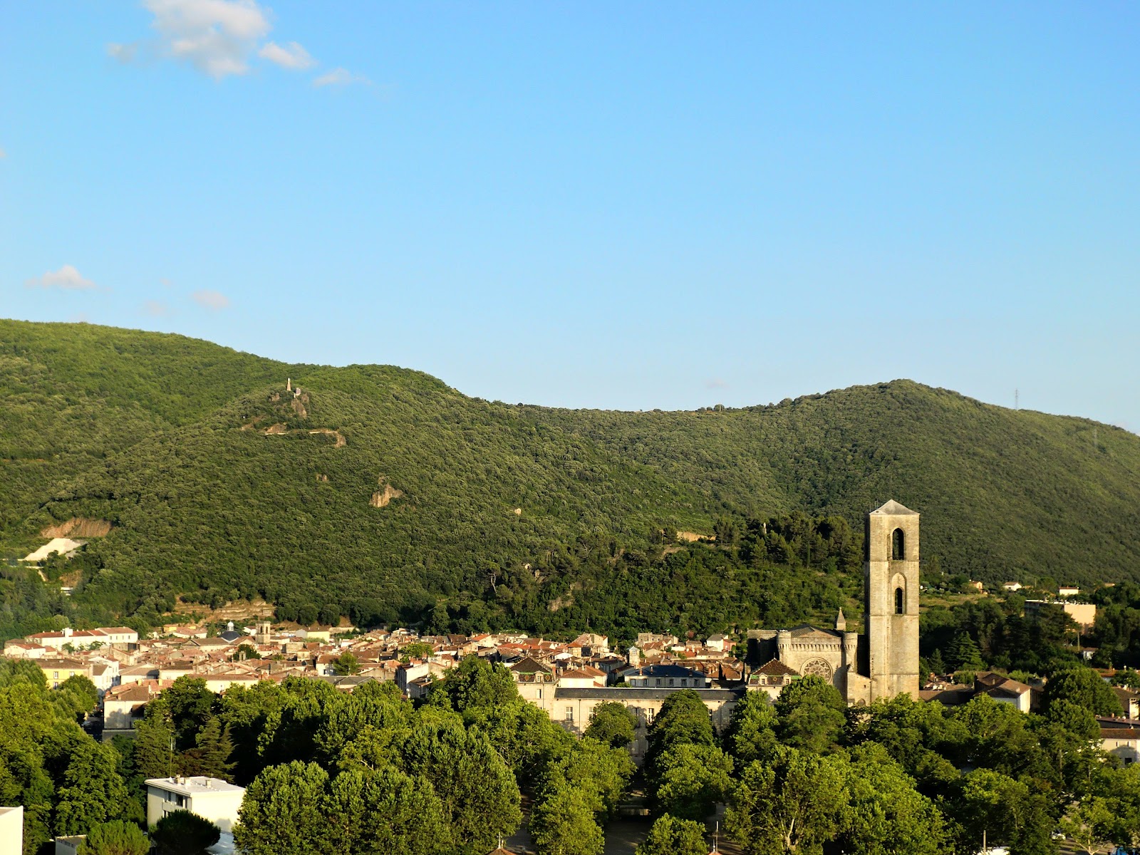 FURGONETA AZUL: LODEVE.........