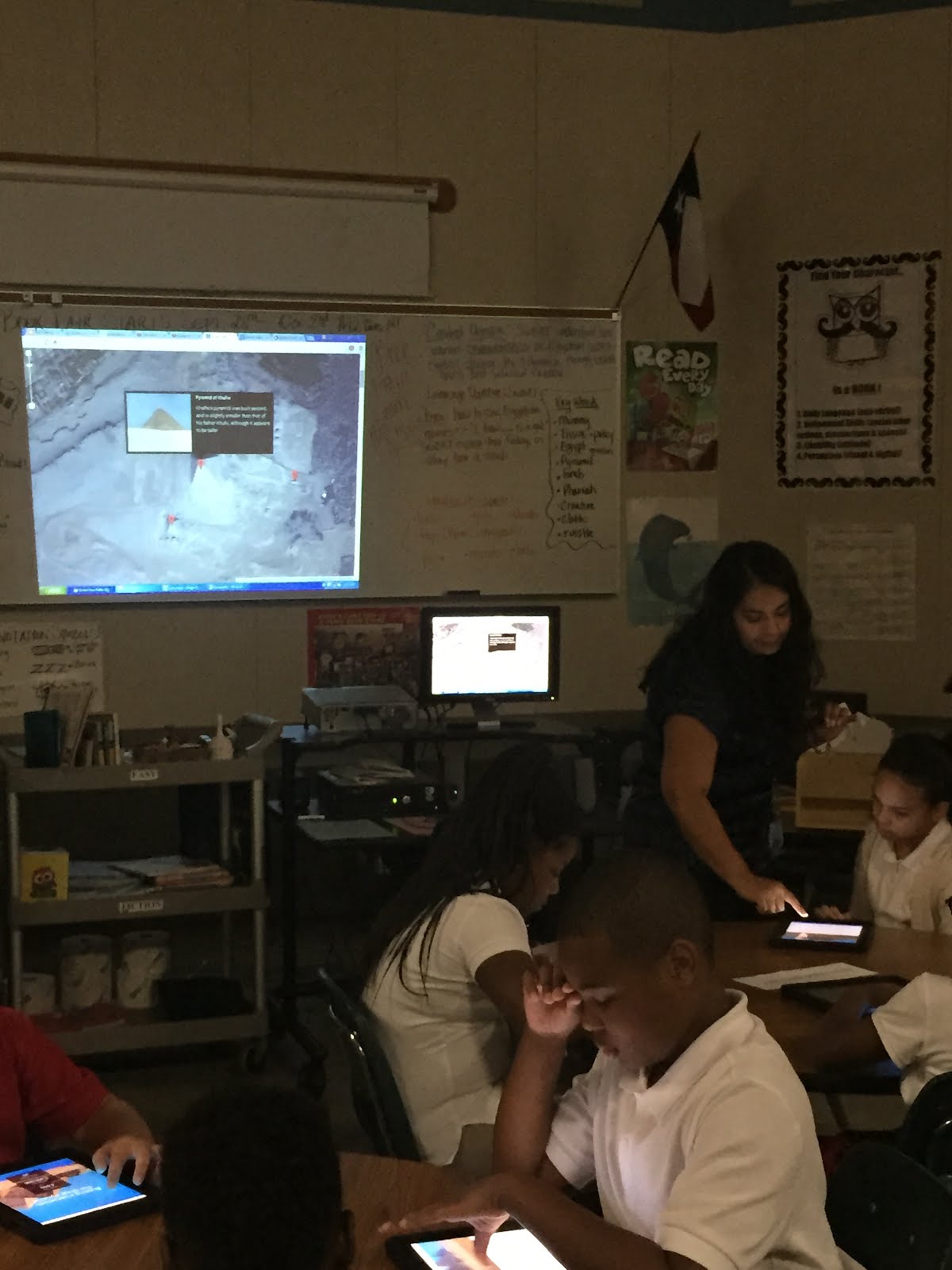 Jean Darnell: Awaken Librarian!: Mummy Cat by Marcus Ewert & Lisa Brown