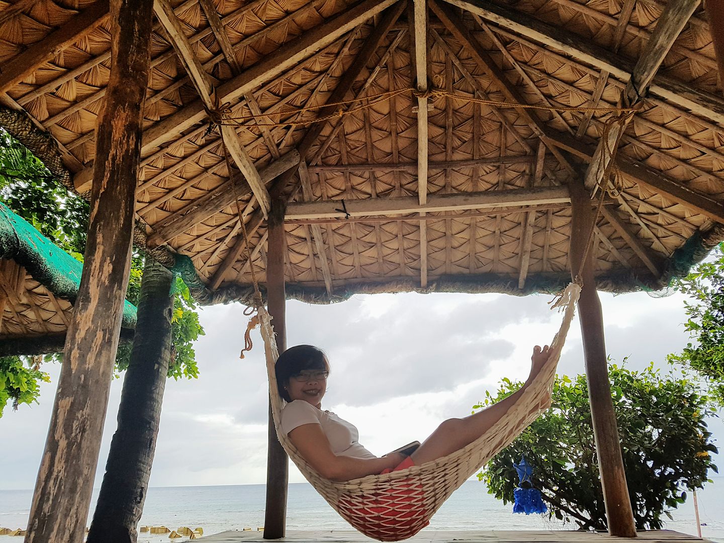 PIPISIK BEACH LAIYA: Meals and Cabanas