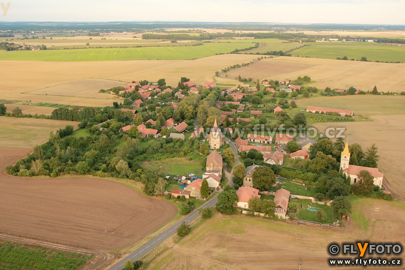 FLyFOTO letecká fotografie a video: Bošín