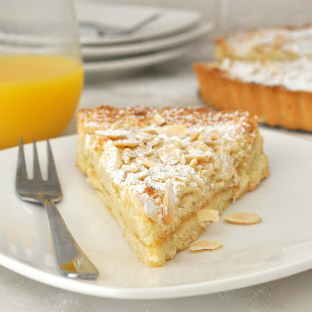 Cooking with Manuela: Almond Tart