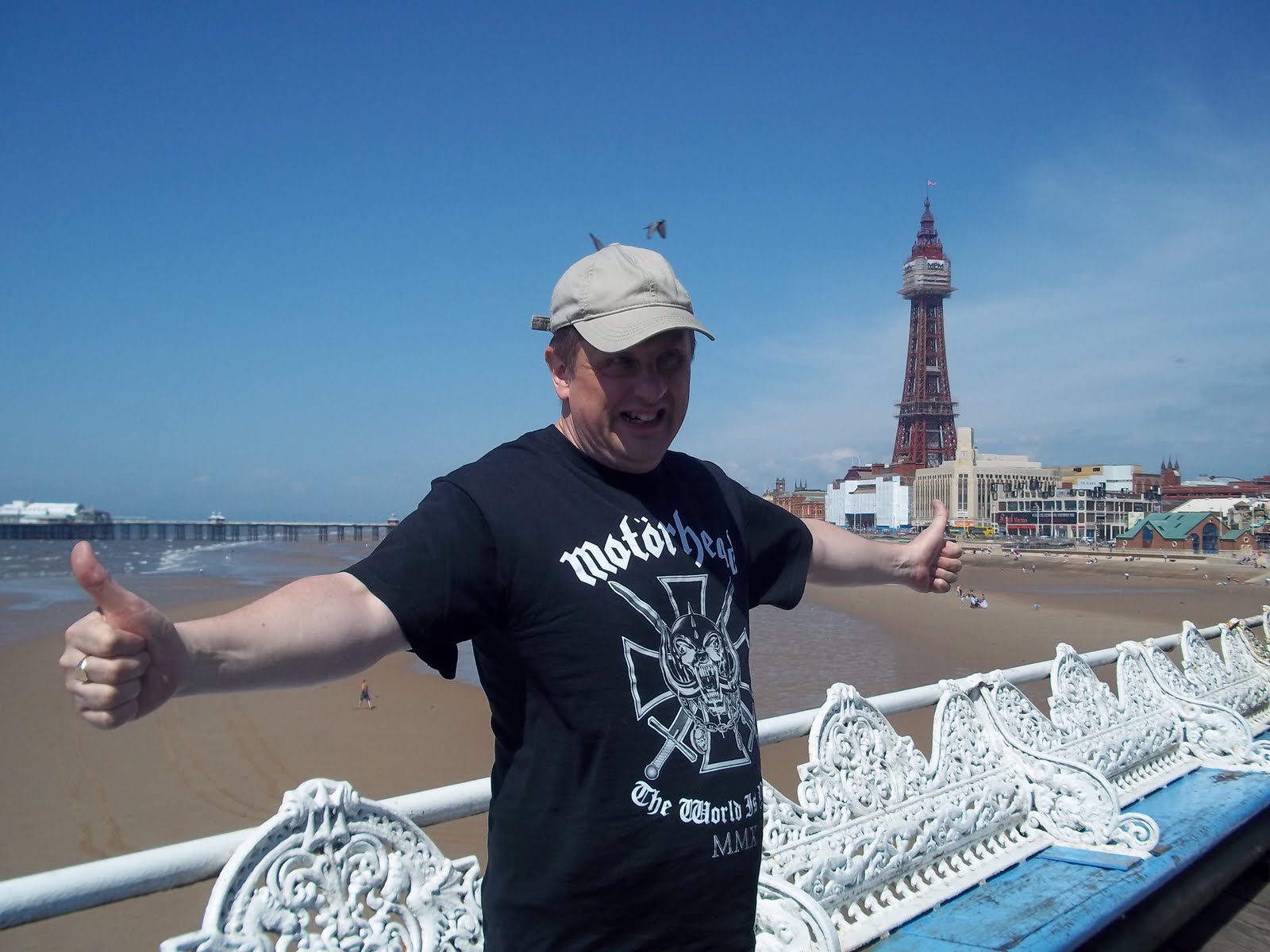 JollyDays Supported Holidays: JollyDays in Blackpool with Colin & Mags ...