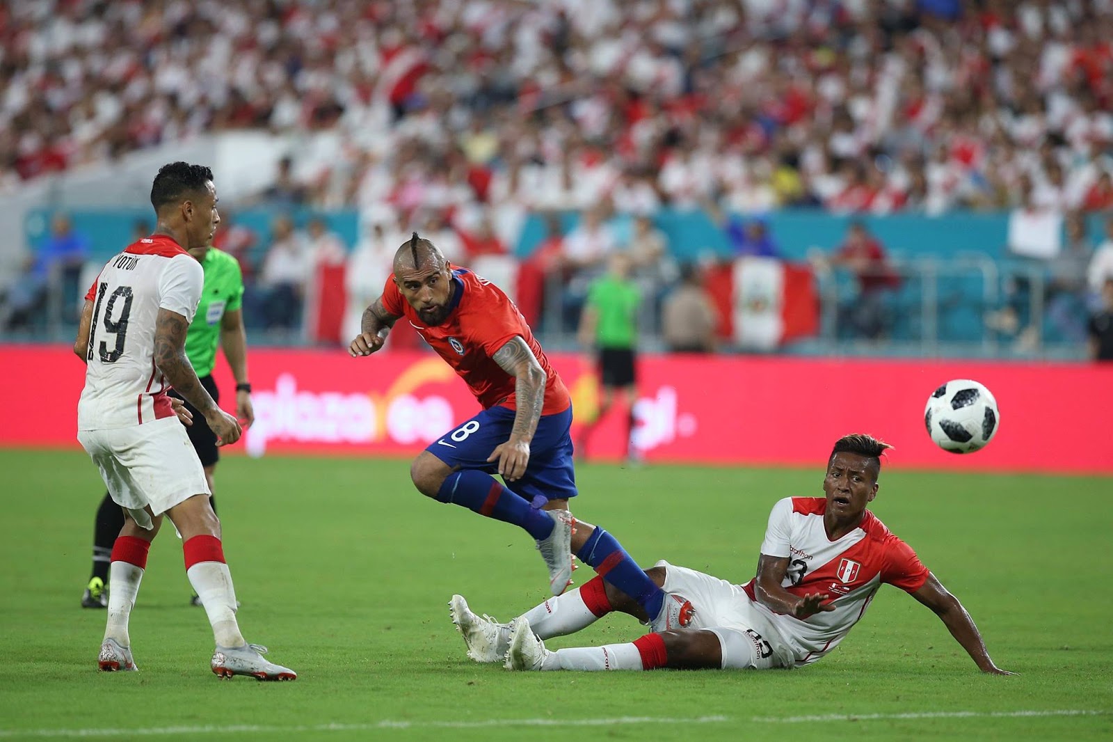 Partidos de la Roja: [12/10/2018] Perú-Chile | 3:0