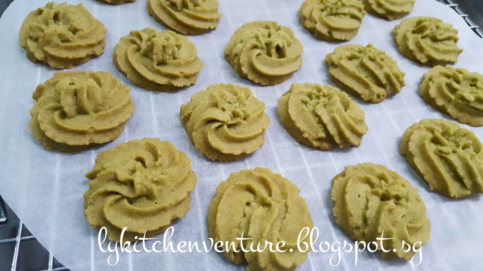 LY's Kitchen Ventures: Matcha Butter Cookies