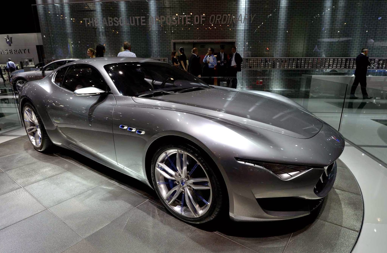 2014 PARIS AUTO SHOW - Amazing Maharashtra