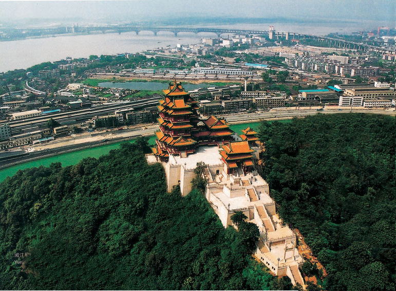 千と千尋の原型楼閣?