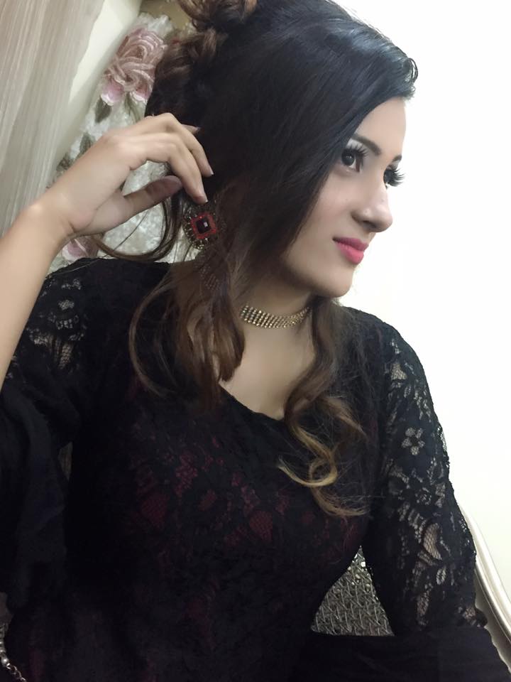 Pashto Singer Laila Khan New Beautiful Pictures