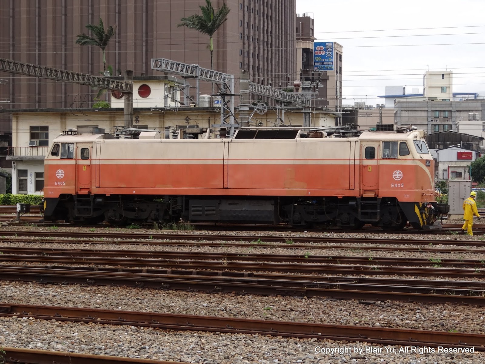 Blair's 鐵道攝影: E405電力機車 / TRA E405 Electric locomotive