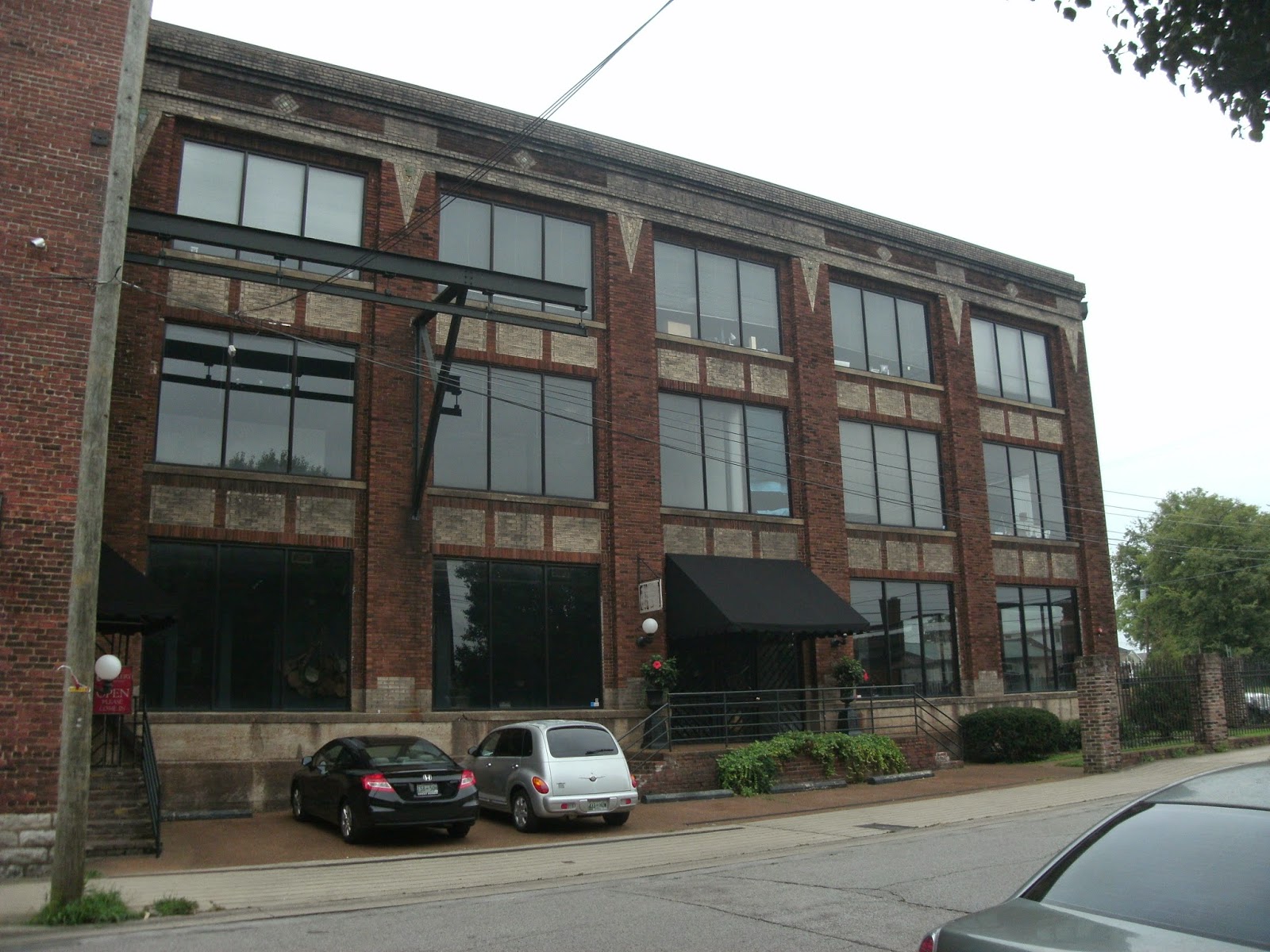 CARHUNTER : MARATHON MOTOR WORKS SURVIVES IN NASHVILLE