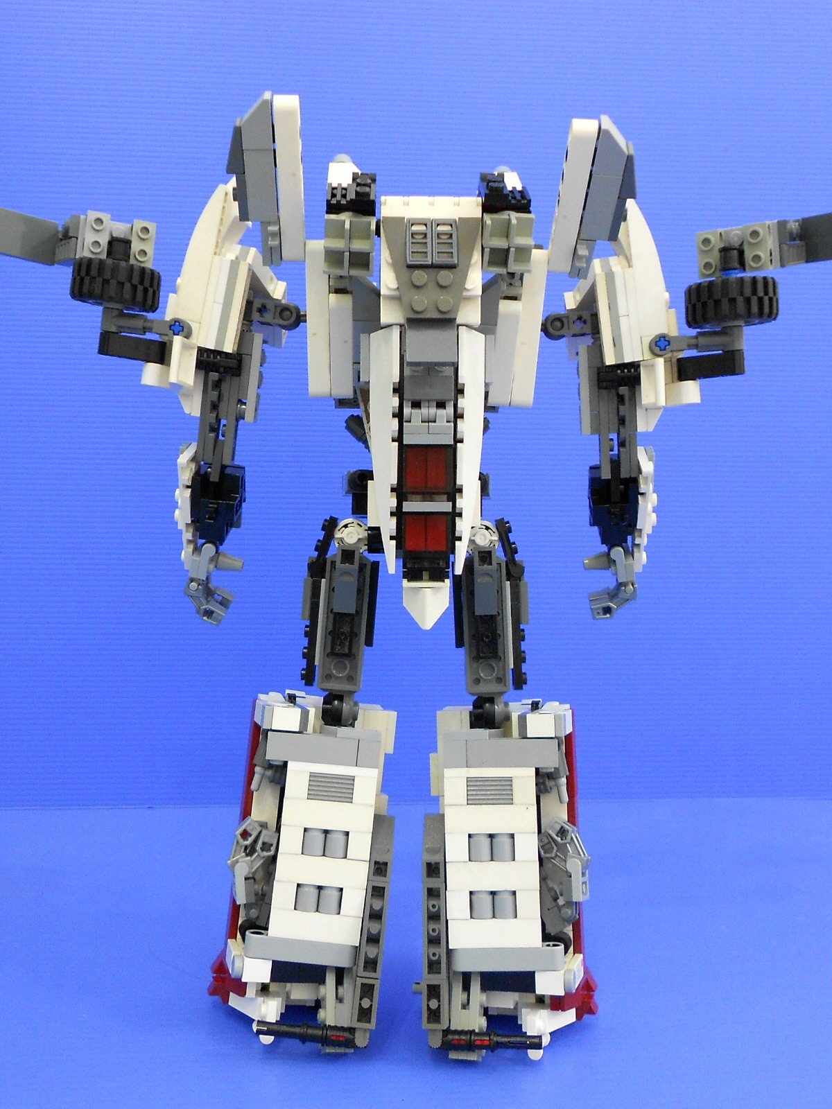 Alanyuppie's LEGO Transformers: LEGO Alphaplex (Neo Metroplex) Triple ...