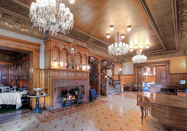 Relevant Tea Leaf: The Whitney - "A Restaurant in a Palace"