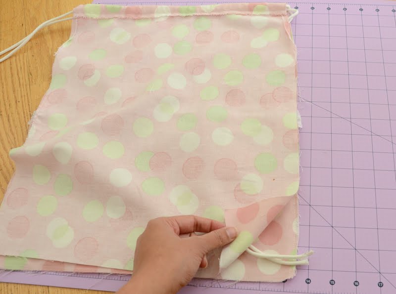 Made in Mommyland: Simple drawstring backpack tutorial