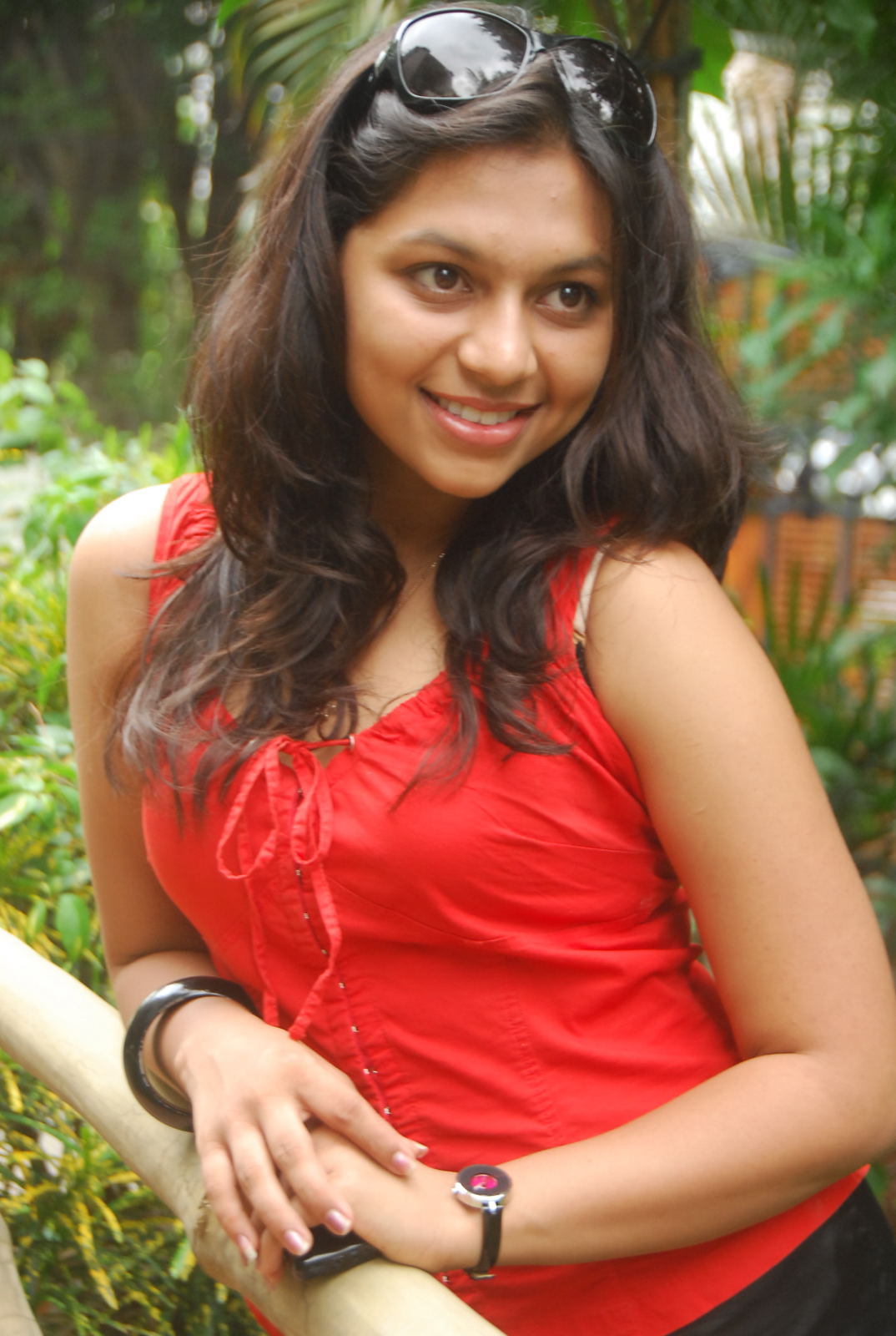 Actresses Sri Ramya Unseen Stills in Gown while shooting for a Song in ...