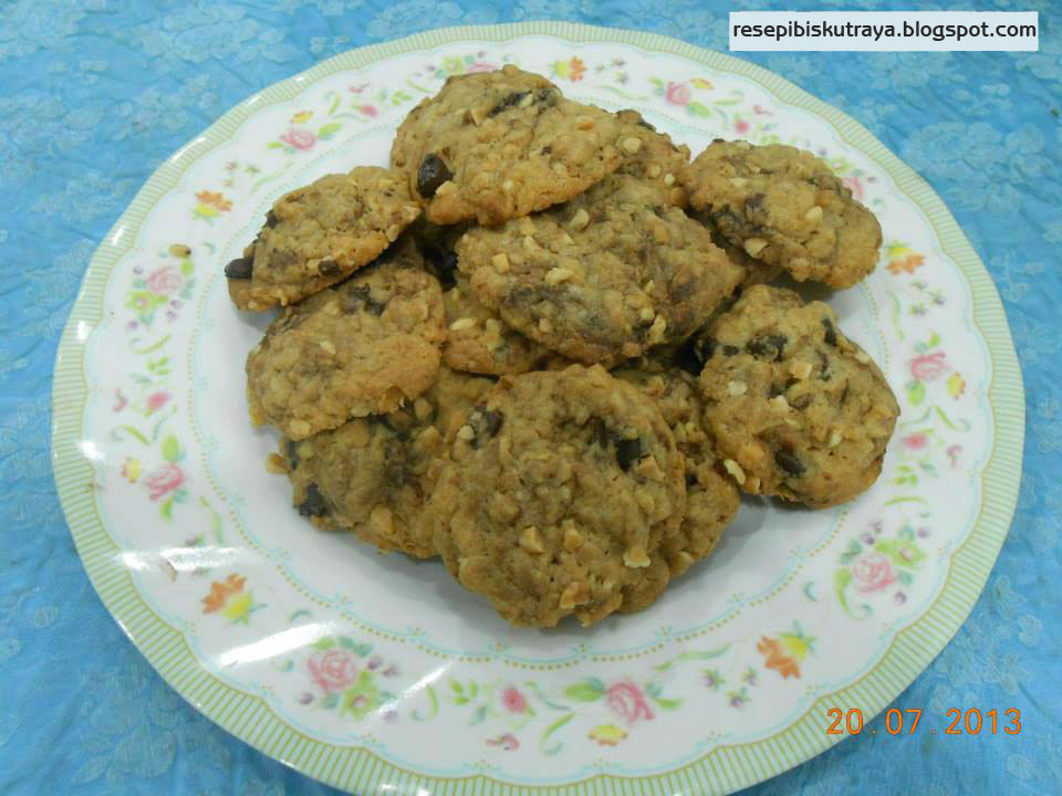 Resepi biskut raya: Resepi Biskut Raya Chocolate Chips