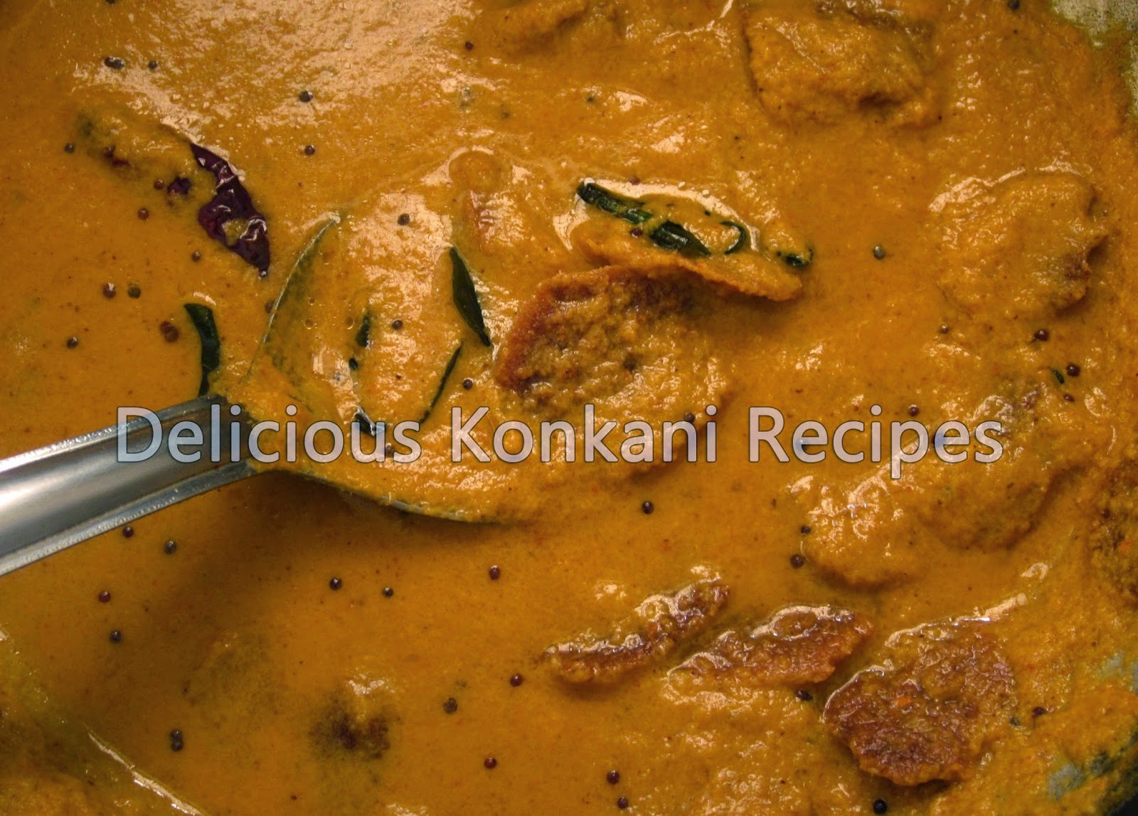 Delicious Konkani Recipes: Vodi Ambat / Ash Gourd Fritters Curry
