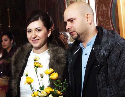 Biografia actorului COSMIN SELESI,cel care spune FAMILIA DA la ANTENA ...