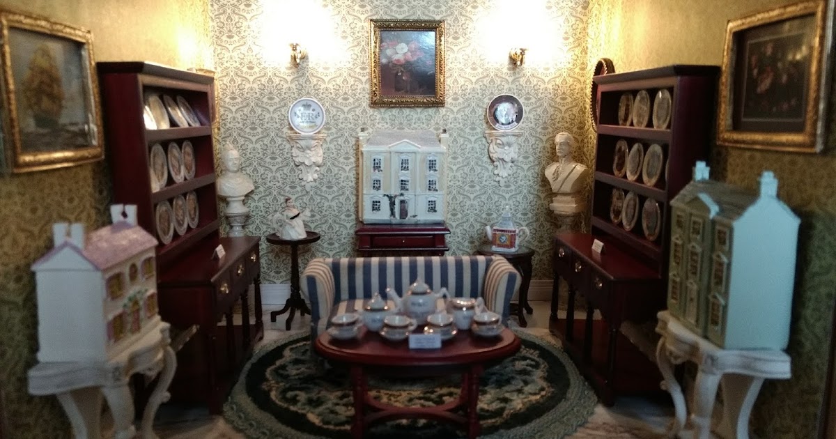 My Miniature World: Finishing off the DHE Miniature Museum Room Box