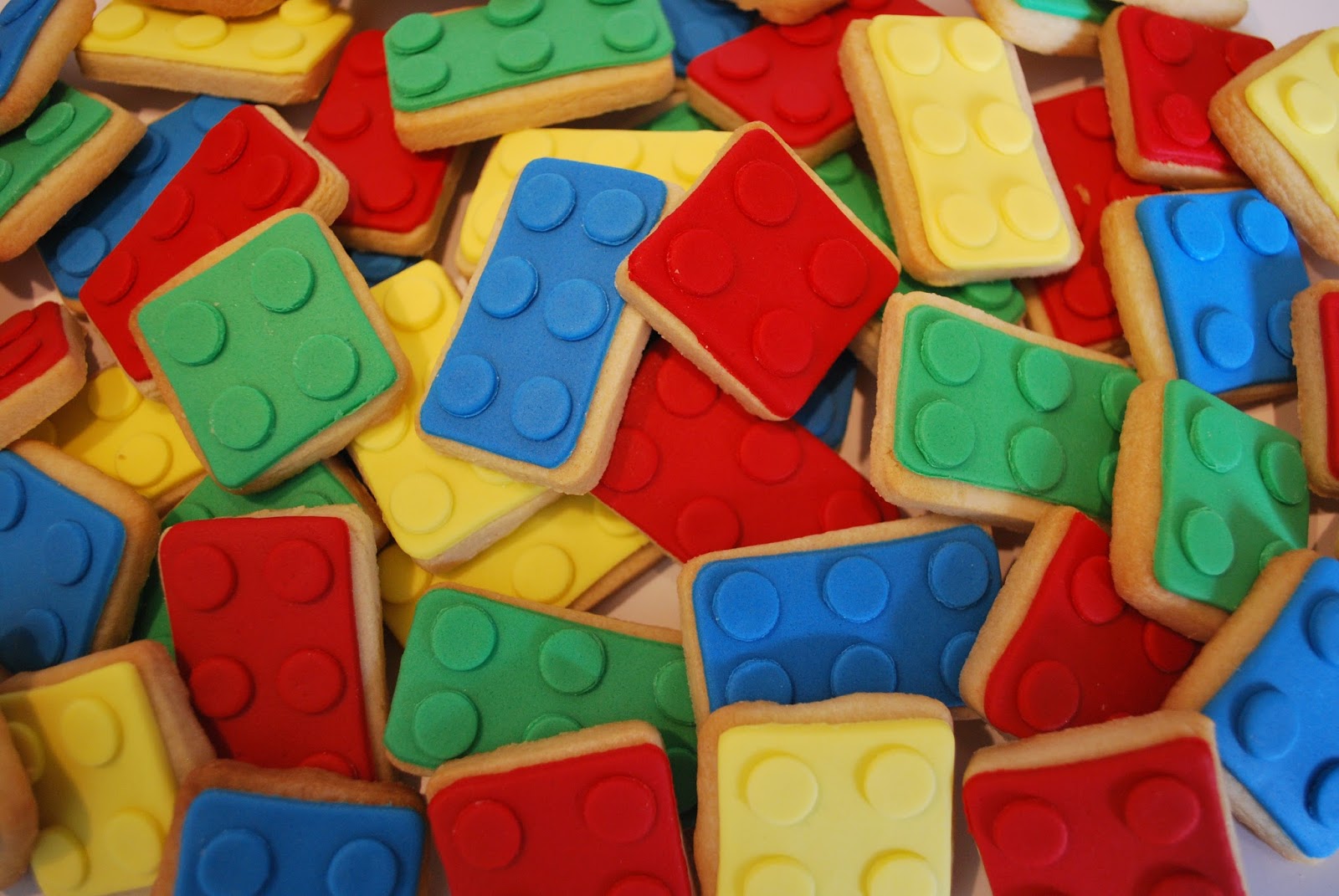 baby sugar: Galletas Piezas Lego
