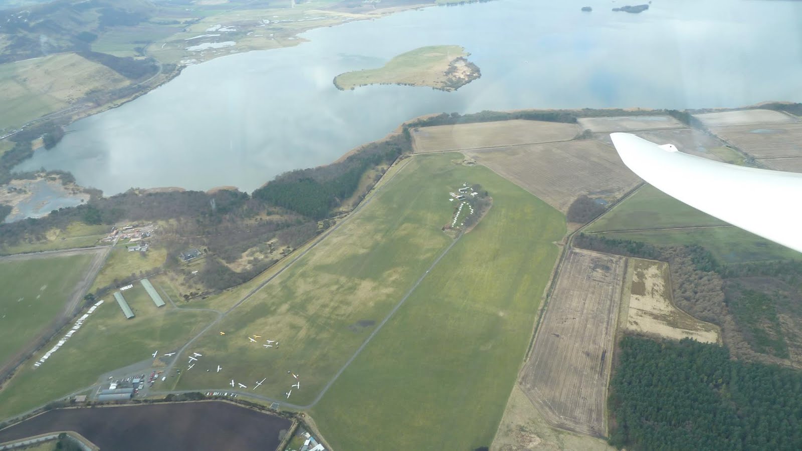 Devon & Somerset Gliding Club News: Sun 8th April - Portmoak