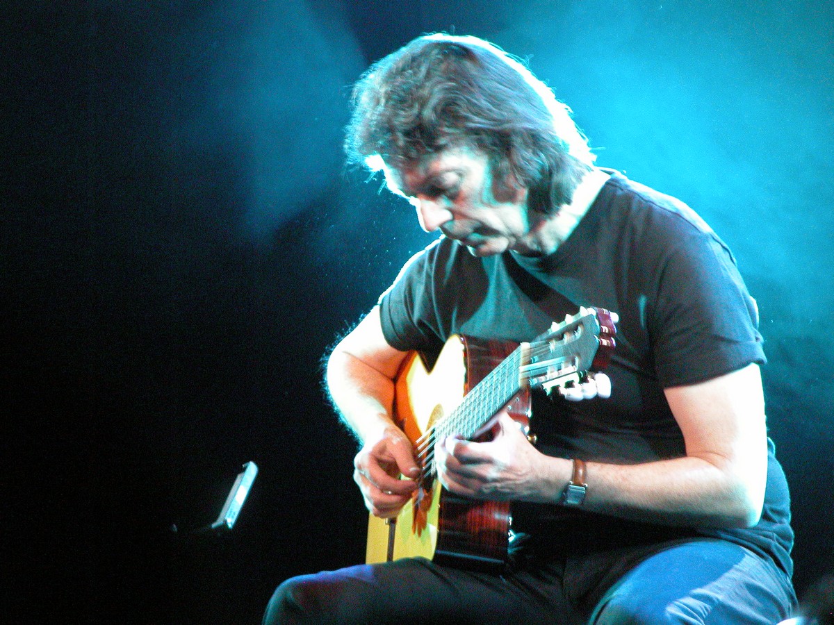 Ferro e Tabacco: Steve Hackett Acoustic trio al Fasano Jazz 2011!