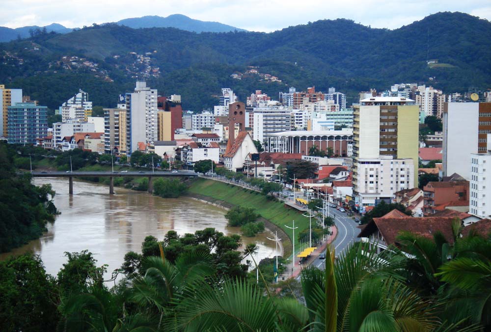 BLUMENAU, ASPECTOS GEOGRÁFICOS E SOCIAIS DE BLUMENAU