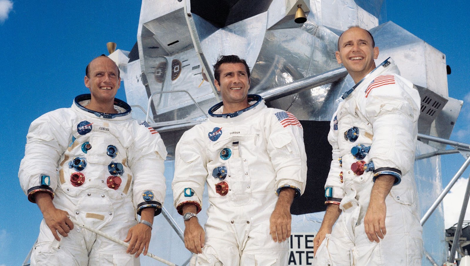 Book Junkie: Apollo 12, struck by lightning, launched 1969