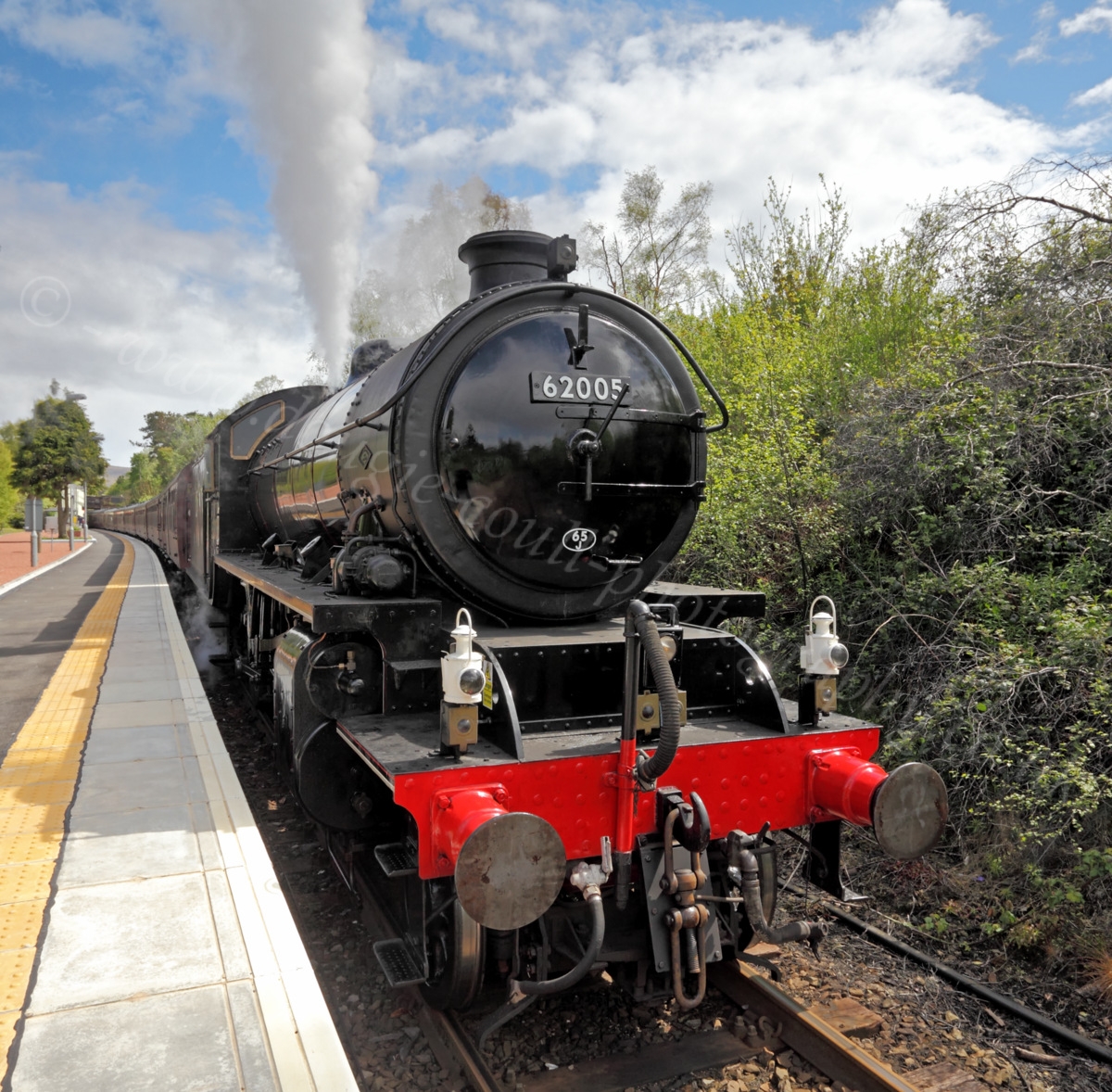 Dougie Coull Photography: 62005 - Heading to Fort William